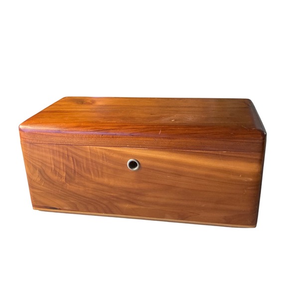Lane Cedar Chests | Storage & Organization | Vintage Lane Cedar Chest ...